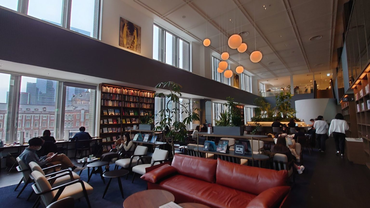 シェアラウンジTSUTAYA BOOKSTORE MARUNOUCHI訪問記 | 黒猫ここしょーのANAマイル旅。